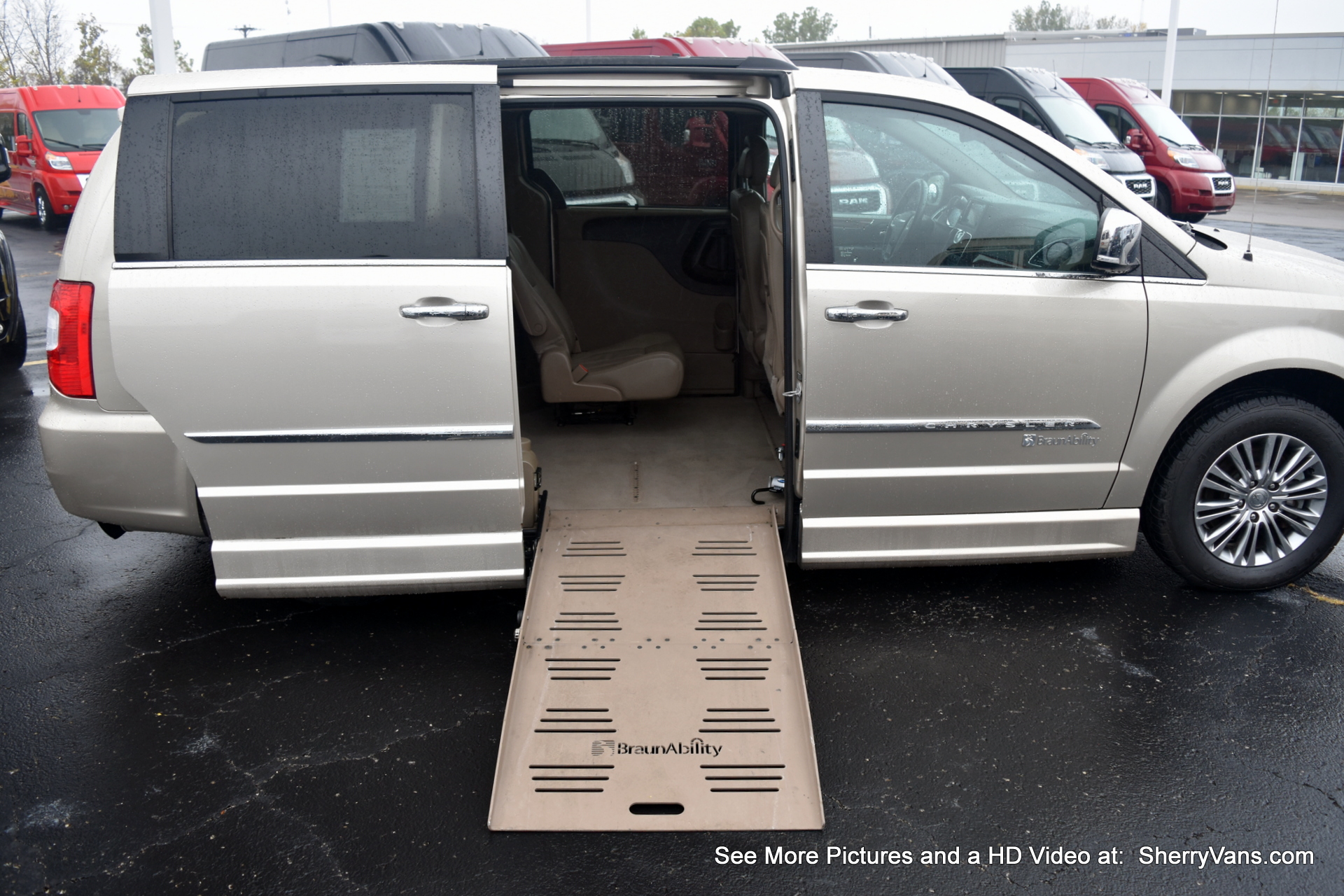 2014 Chrysler Town & Country - BraunAbility Mobility | CP16388T - Paul ...