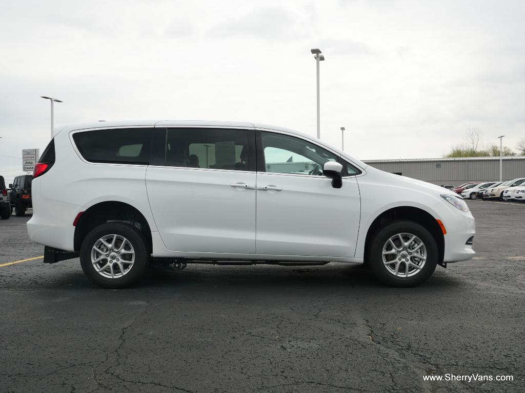 2022 Chrysler Voyager - VMI Mobility | 30563T - Paul Sherry Chrysler ...
