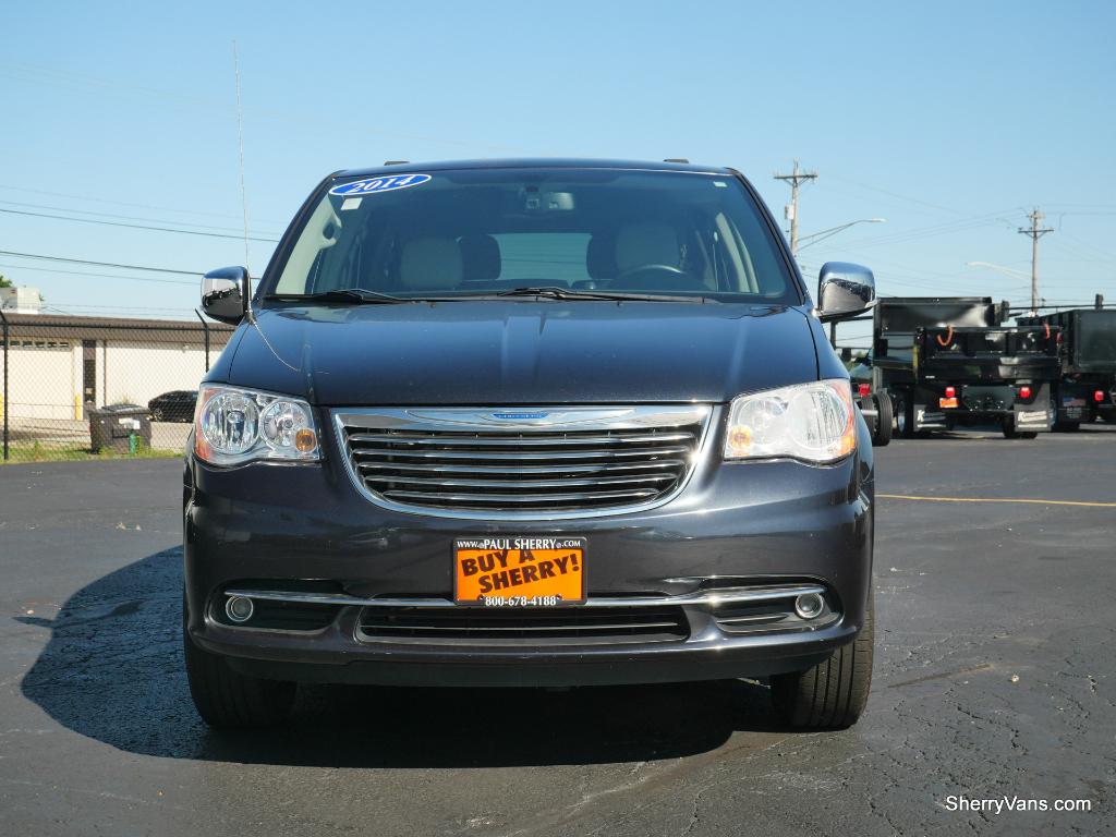 2014 Chrysler Town & Country - BraunAbility Mobility | CP16759T - Paul ...