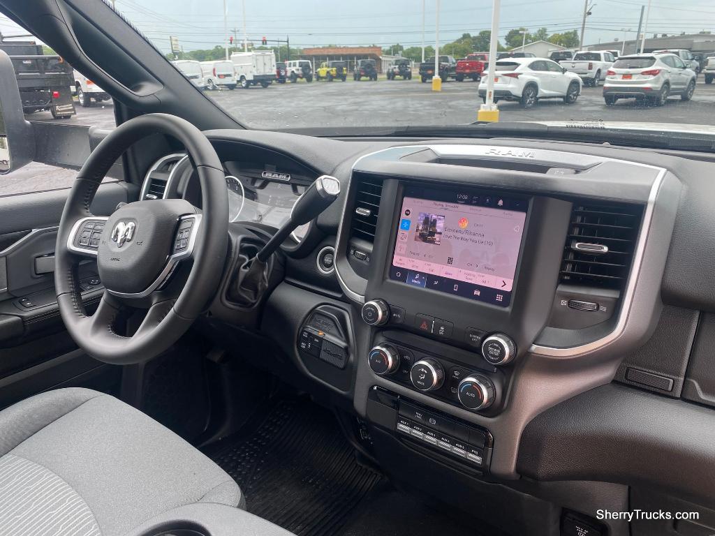 2022 Ram 5500 - Commercial Bay Bridge Box Truck | 30497T - Paul Sherry ...