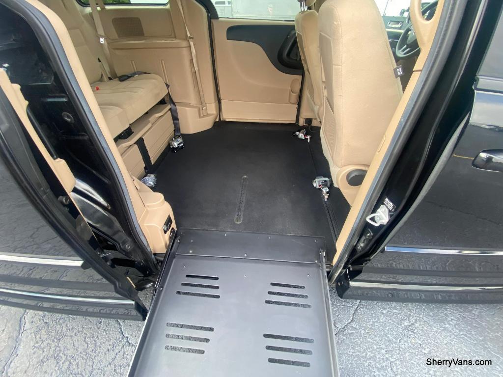 2014 Dodge Grand Caravan - BraunAbility Side-Entry Mobility | CP16841T ...