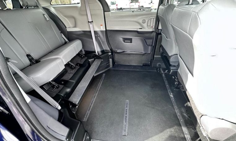 2021 Toyota Sienna - BraunAbility Side-Entry Mobility | 30830AT - Paul ...