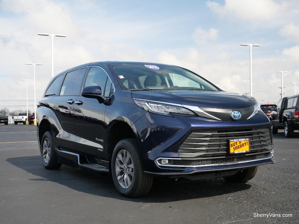 2021 Toyota Sienna - BraunAbility Side-Entry Mobility | 30830AT - Paul ...
