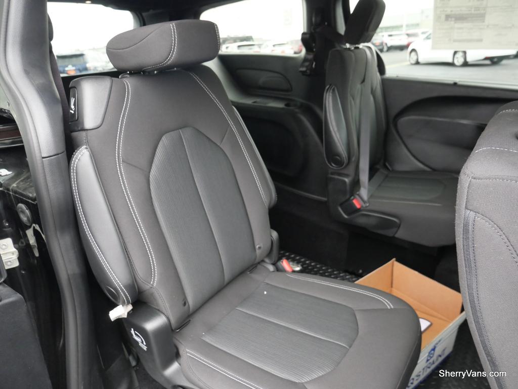 2022 Chrysler Pacifica - ATS Rear-Entry Mobility | 30838T - Paul Sherry ...