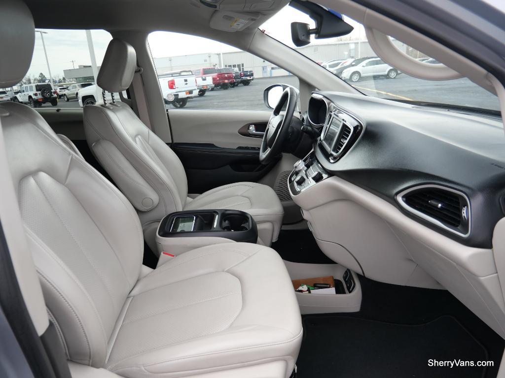 2021 Chrysler Voyager - ATS Rear-Entry Mobility | CP16937T - Paul ...