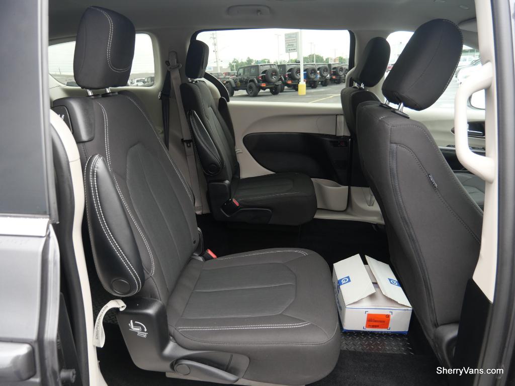 2022 Chrysler Voyager - ATS Rear-Entry Mobility | CP16966T - Paul ...