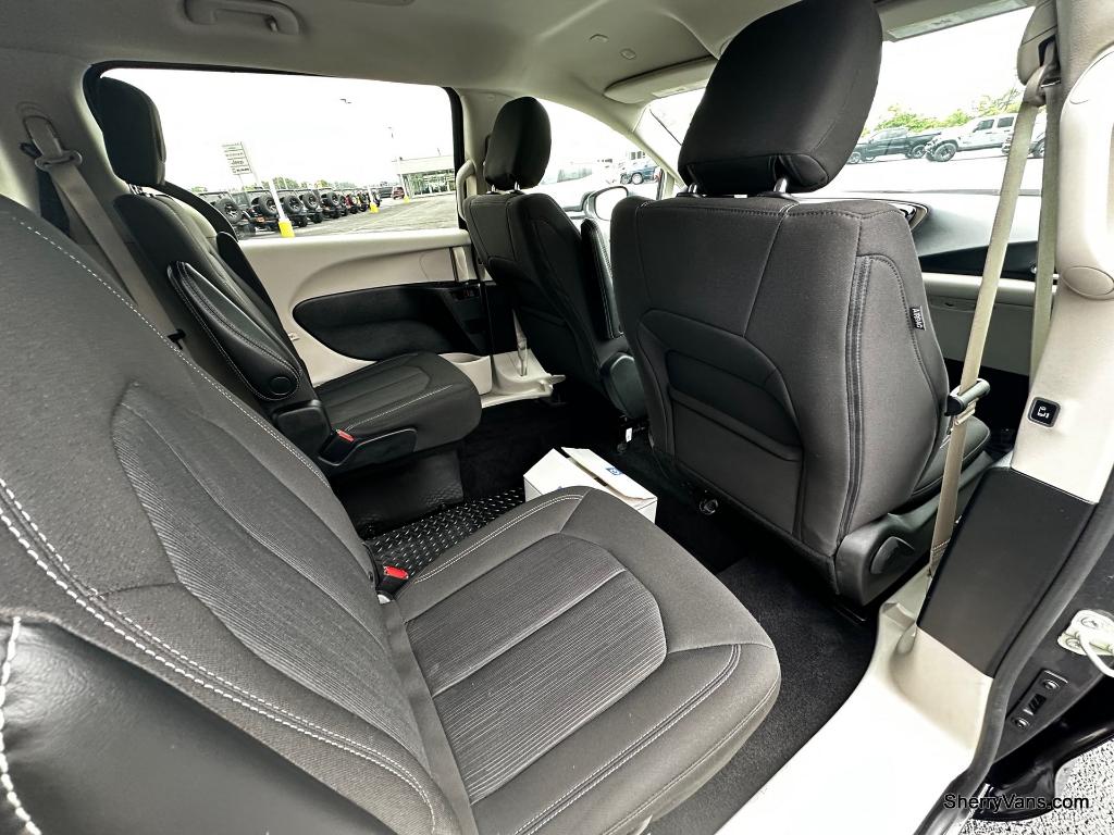 2022 Chrysler Voyager - ATS Rear-Entry Mobility | CP16966T - Paul ...
