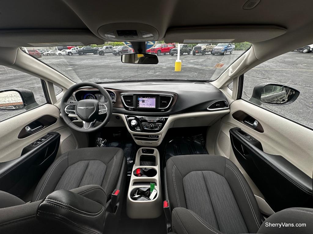 2022 Chrysler Voyager - ATS Rear-Entry Mobility | CP16966T - Paul ...