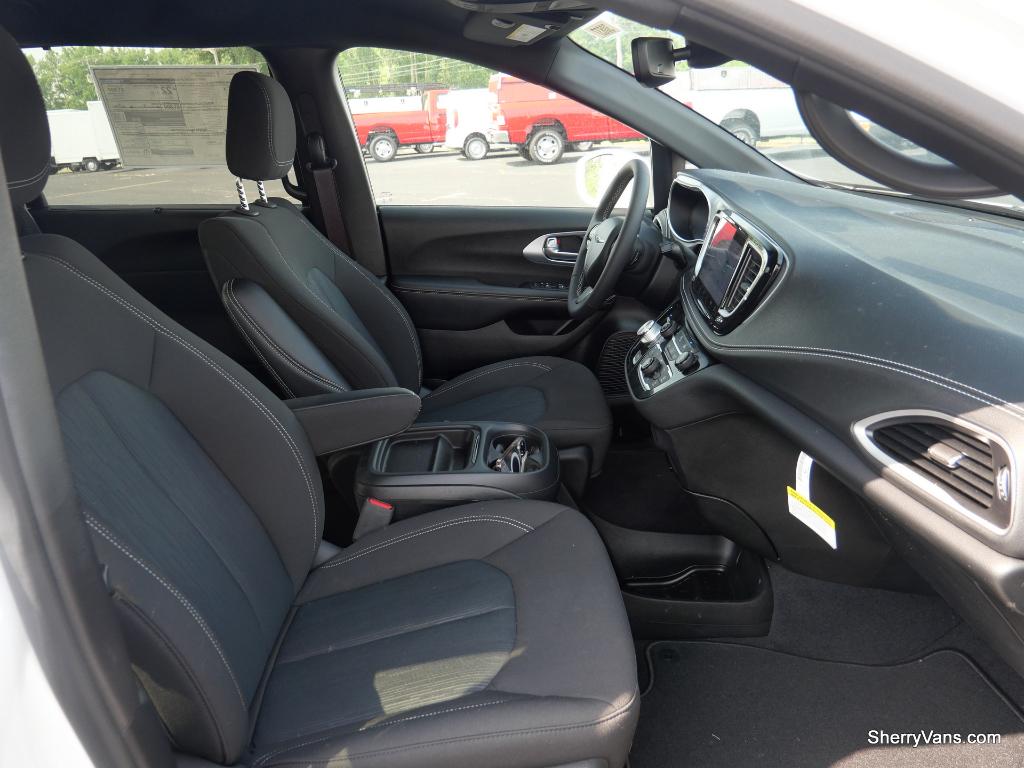 2022 Chrysler Pacifica - ATS Rear-Entry Mobility | 30837T - Paul Sherry ...