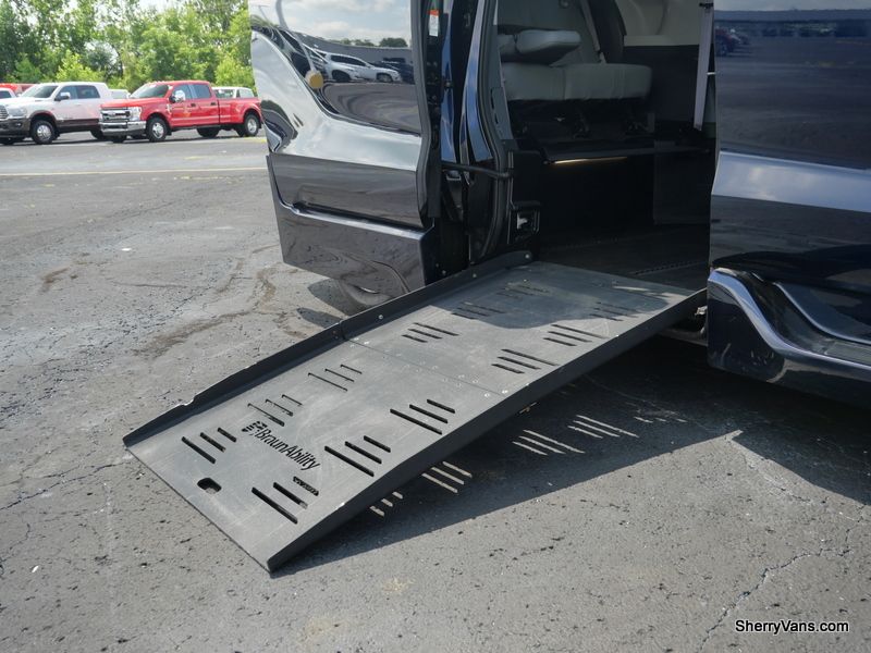 2021 Toyota Sienna - BraunAbility Side-Entry Mobility | 30830AT - Paul ...