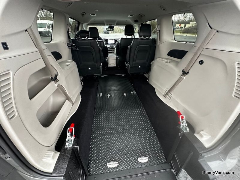 2022 Chrysler Pacifica - ATS Rear-Entry Mobility | CP17056T - Paul ...