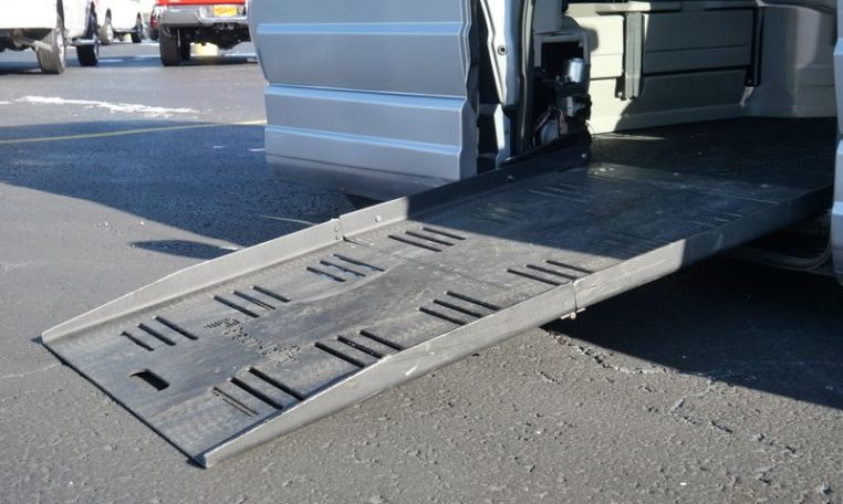 2015 Chrysler Town & Country - BraunAbility Side-Entry Mobility ...